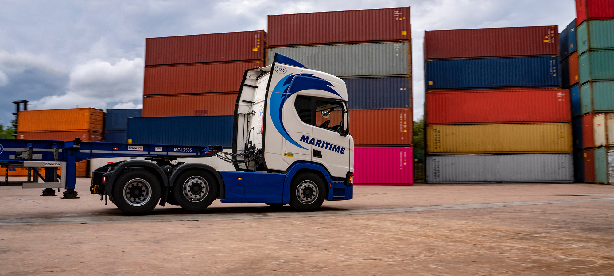 New Kalmar straddle carriers arrive at Maritime’s freight terminal in ...